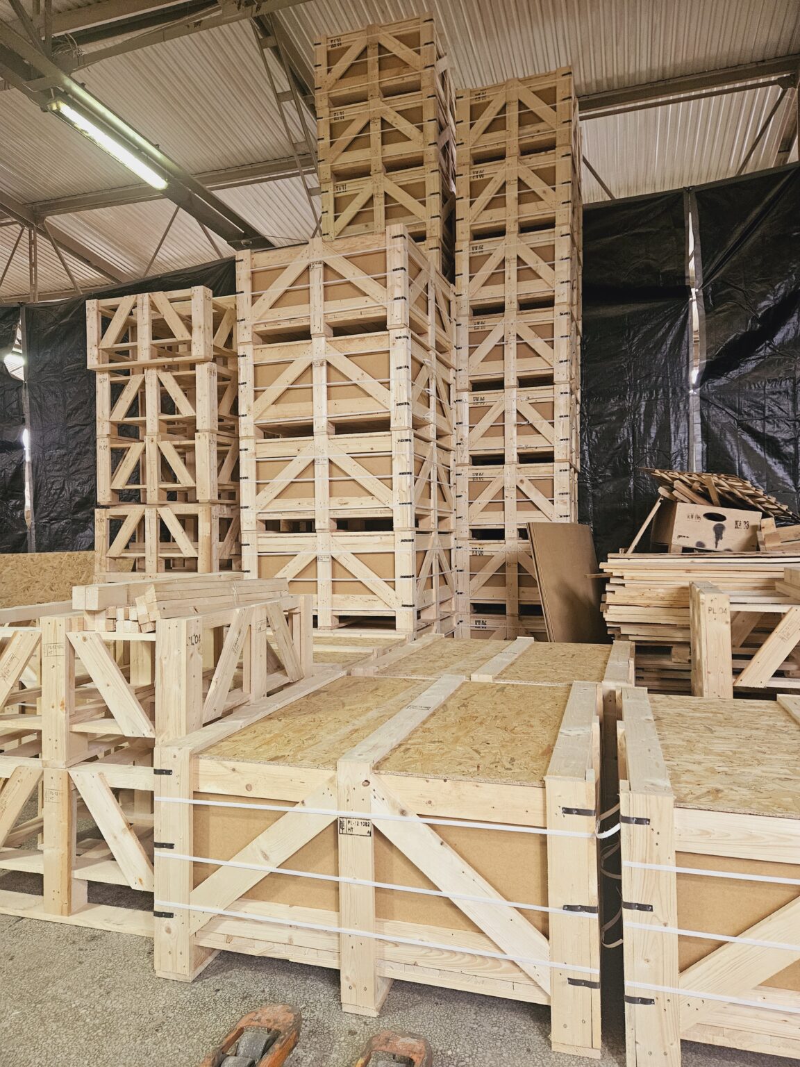 LIFT PACK - Skrzynie z drewna, OSB, sklejki. - producent skrzyń, palet ...